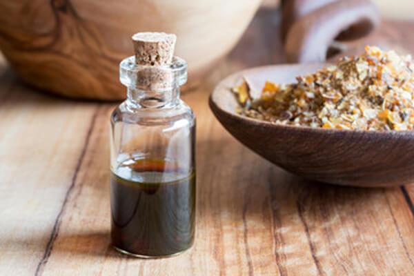 Aceite Esencial De Mirra: Propiedades, Beneficios Y Usos | Remedios Con ...